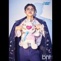 MC GREE拍bnt寫真 與bnt玩偶Heartbear合影